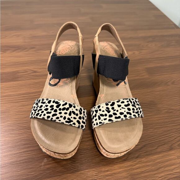 OTBT | Shoes | Otbt Black And Tan Leopard Sandals Euc Size 6 | Poshmark